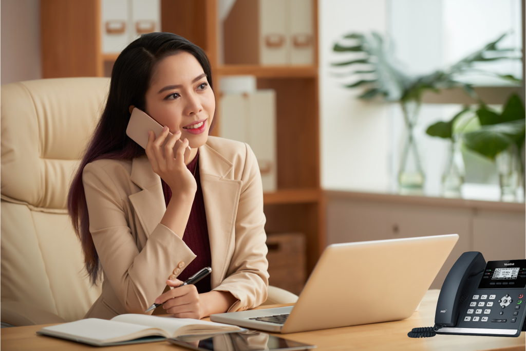Softphone vs. Desk Phone: The Best Choice for Your Workforce